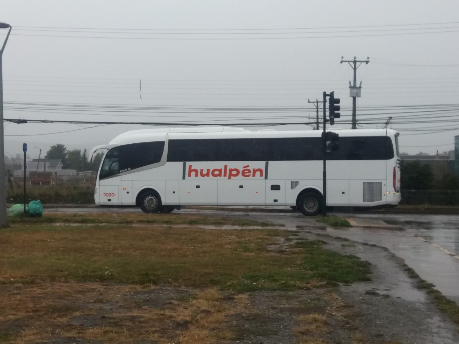 BUSES HUALPÉN – SOBRIEDAD – GUSTO Y MADUREZ – UN DISEÑO ARMONICO NO ...